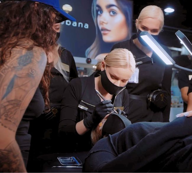 Why Good Posture Is Important in a Salon